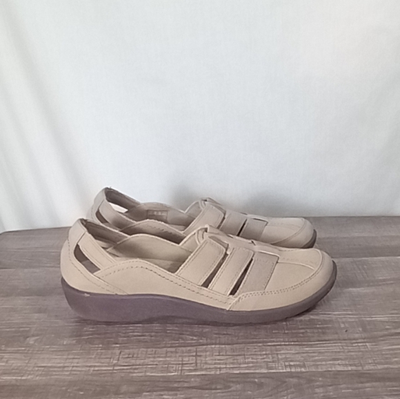 Cloudsteppers by Clarks | Shoes | Clarks Cloudstepper Beige Sillian ...
